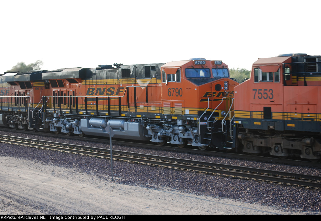 BNSF 6790 heads west at sunset towards LA as a #2 unit.